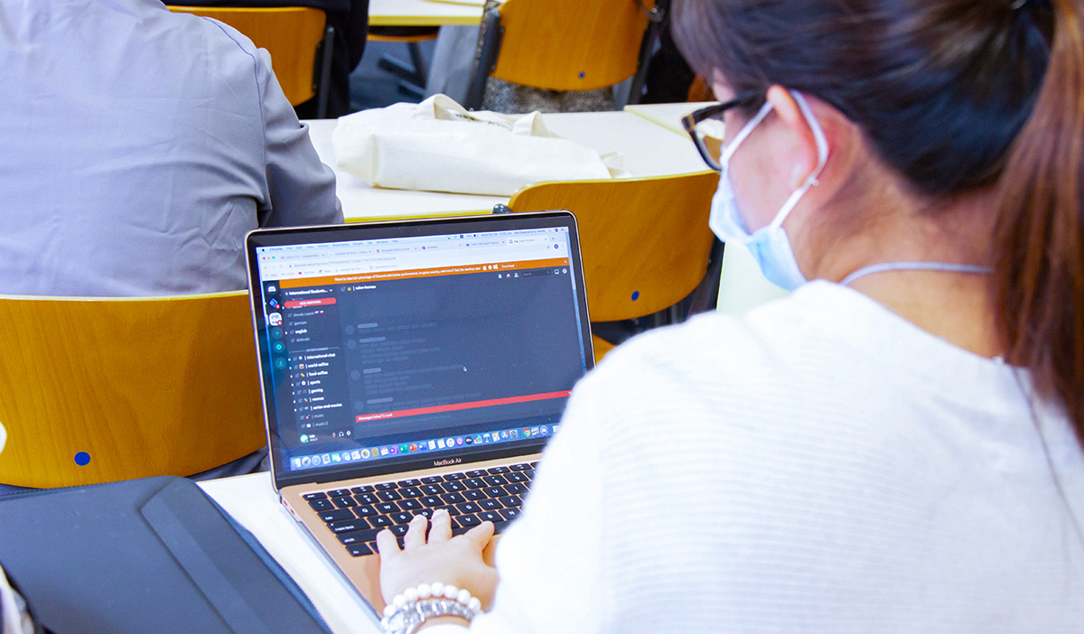 Welcome to Paris: International Students start their Business School ...